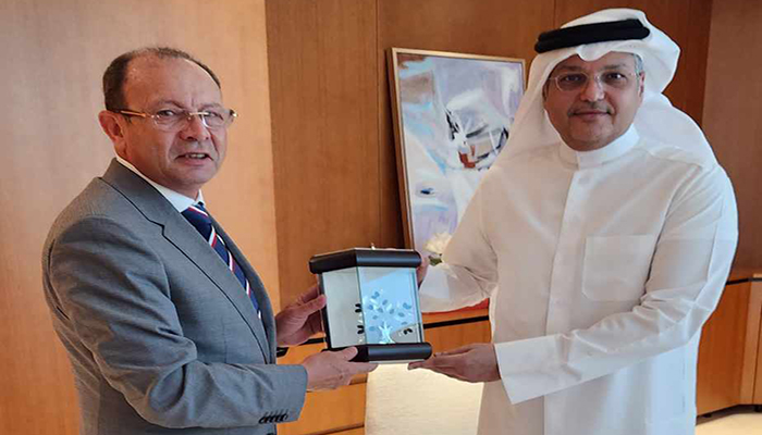 H.Exc the Qatari ICT Minister Receives H.E the Director General of Arab ...